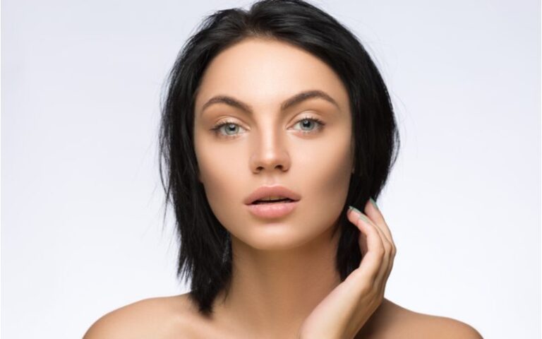 25 Ways to Rock a Layered Bob | Style Guide & Things to Consider