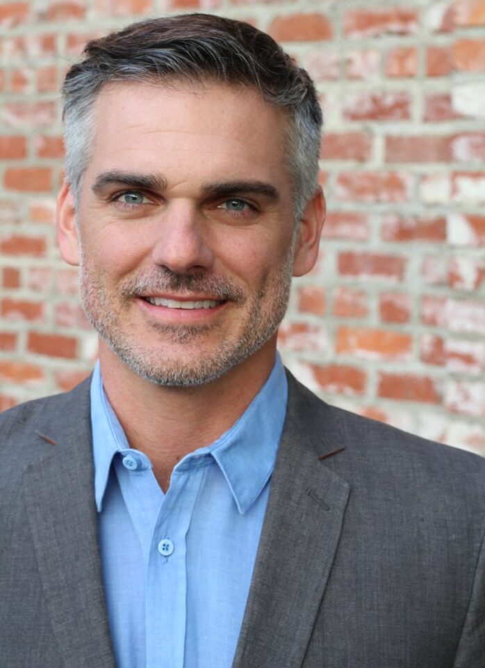 15 Ideas for Silver Hair on Men Trending in 2023