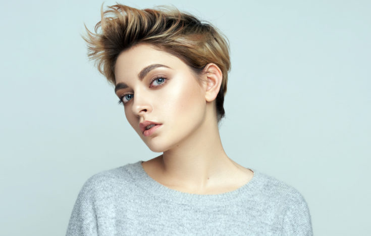 20 Short Haircuts for Square Faces | Soften Your Jawline